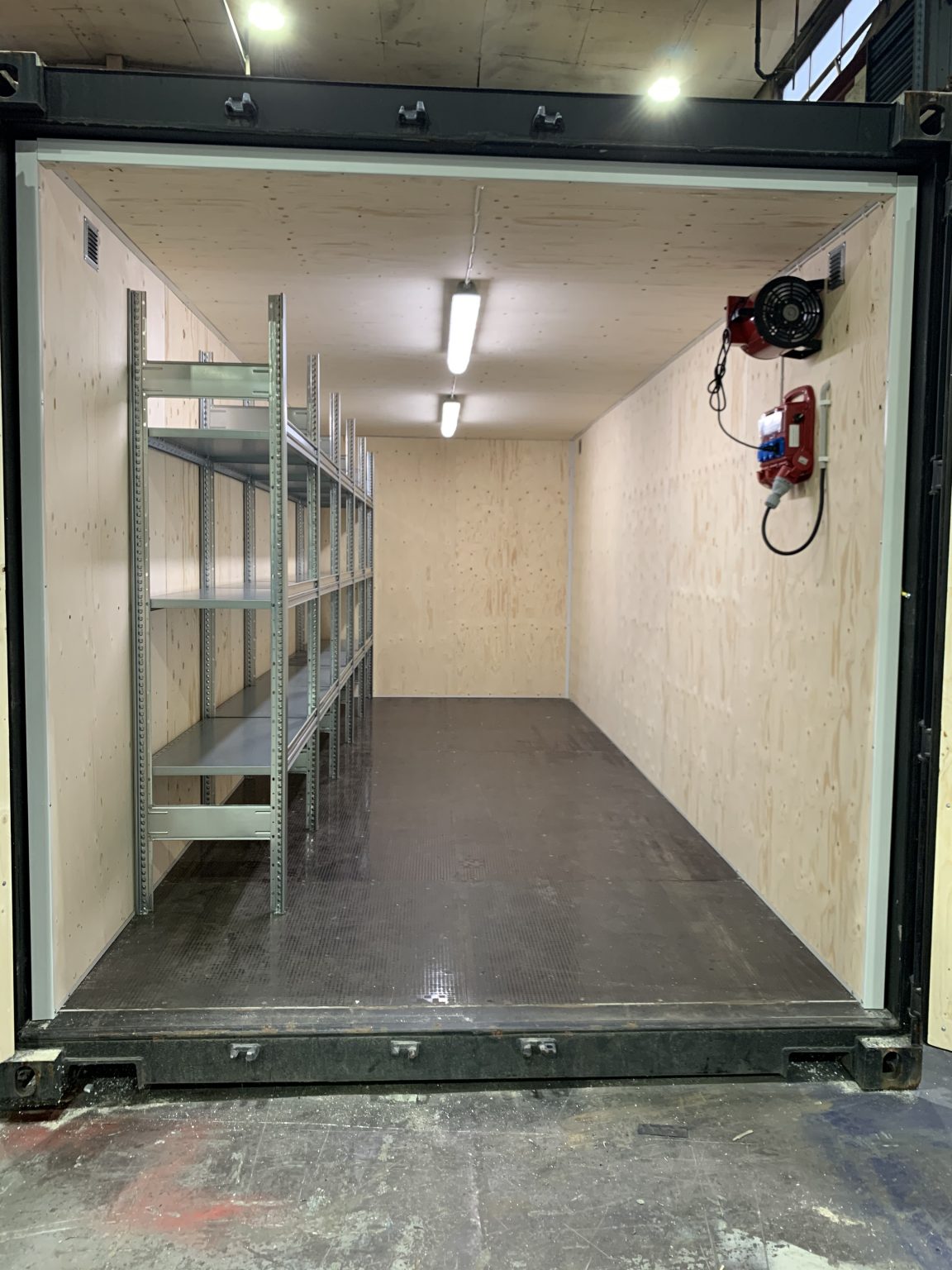 Förrådscontainer - Hyr eller köp förrådslösningar : MCR